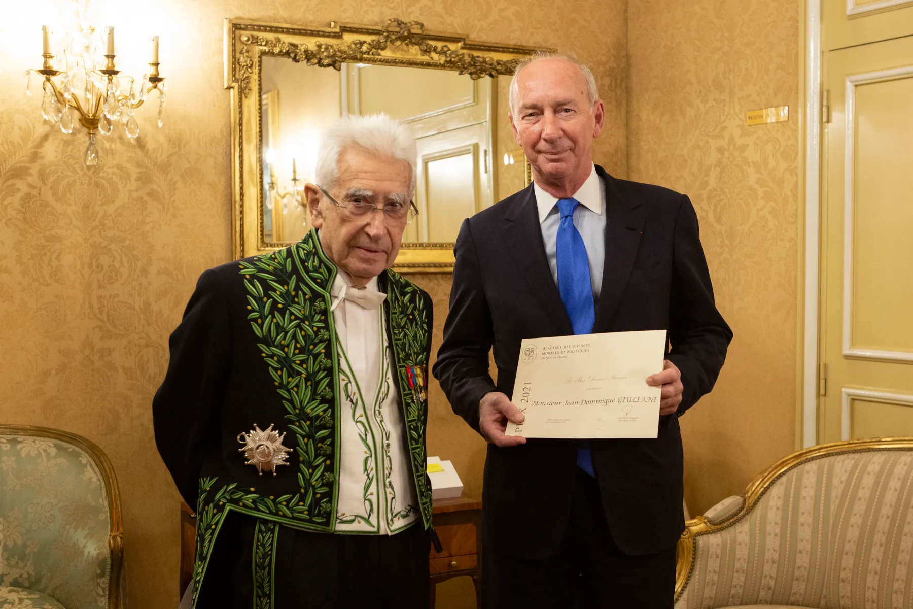 Remise du prix Daniel Strasser à Jean-Dominique Giuliani